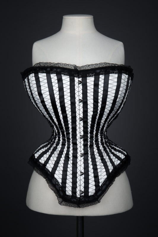 Discover The Art Of Modern Corsetry With The Underpinnings Museum The